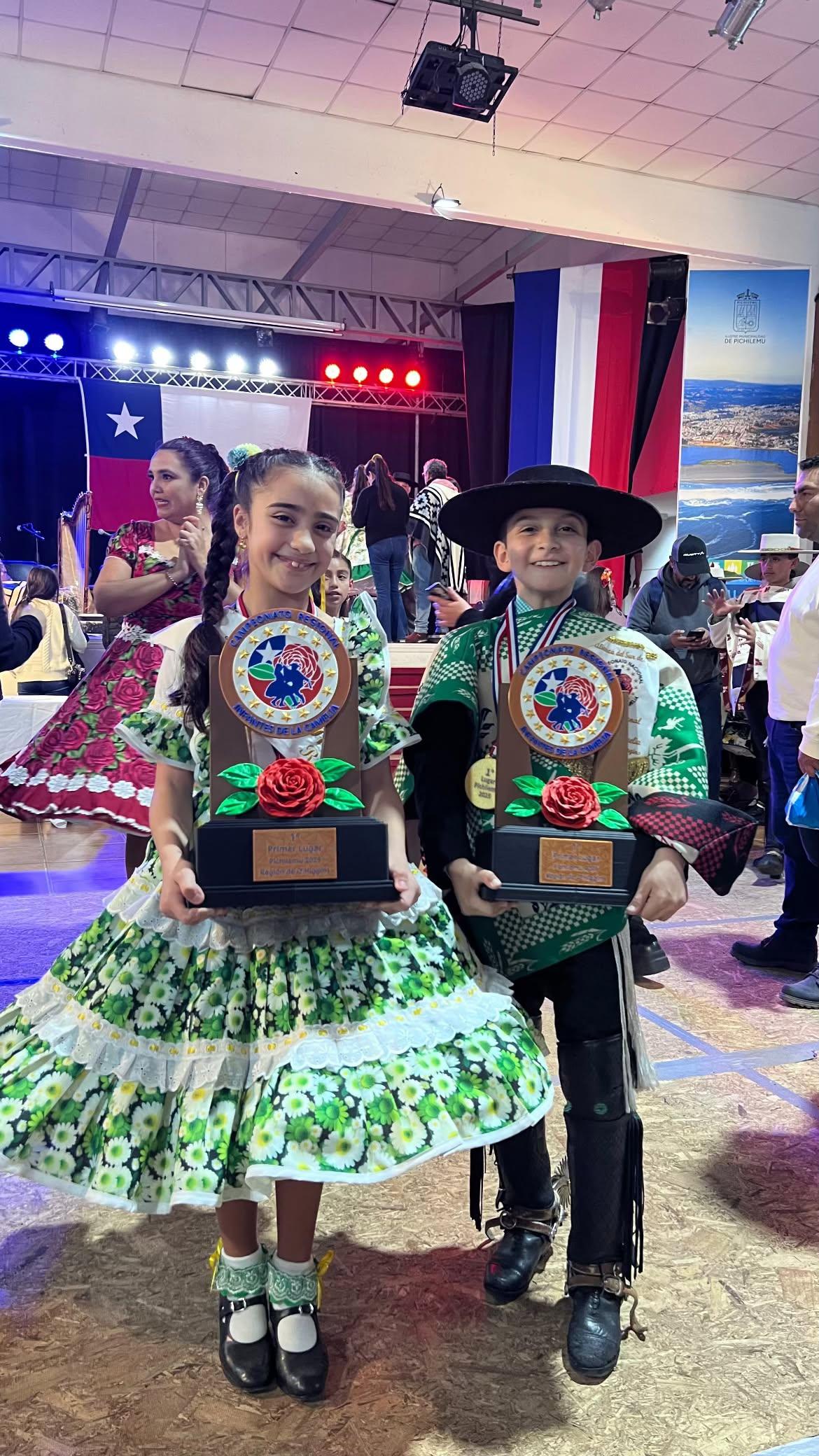 Matilda Farias y Martín Moya se coronan campeones regionales de cueca ...